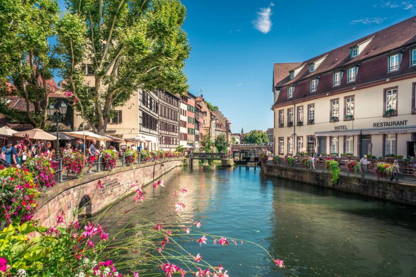 20 Most Beautiful Small Towns and Villages to Visit in France