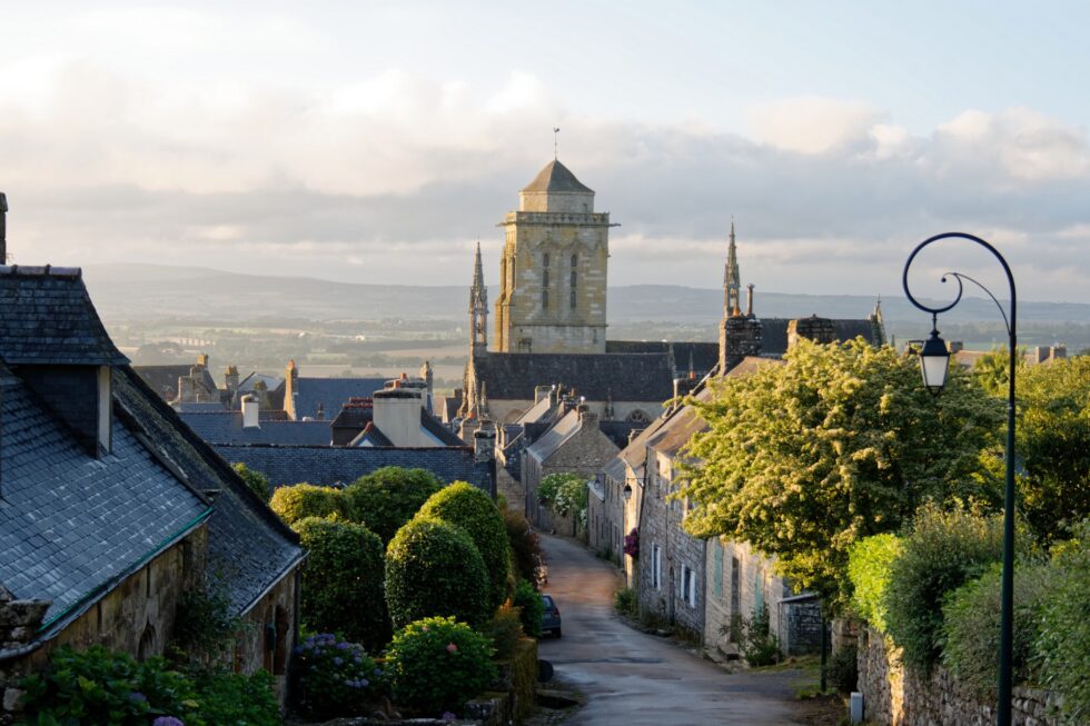 20 Most Beautiful Small Towns and Villages to Visit in France