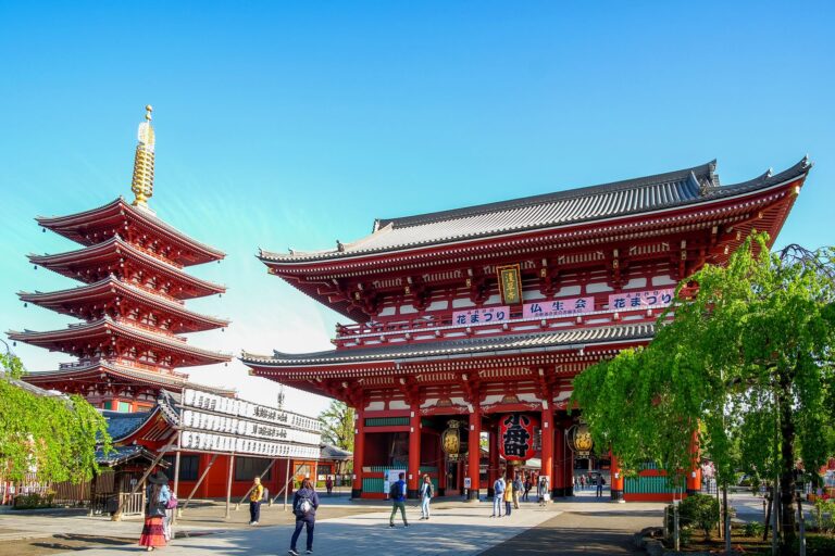 What Not to Do in Japan: 20+ Things That Are Considered Rude by Locals